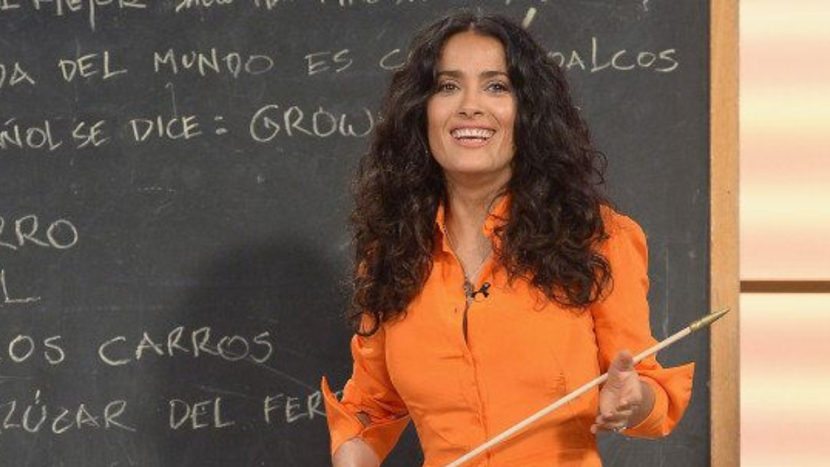 El divertido video de Salma Hayek enseñando a hablar en español