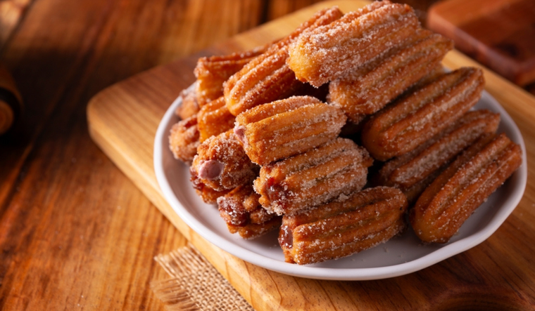 Churros rellenos de chocolate caseros: el dulce irresistible que todos aman