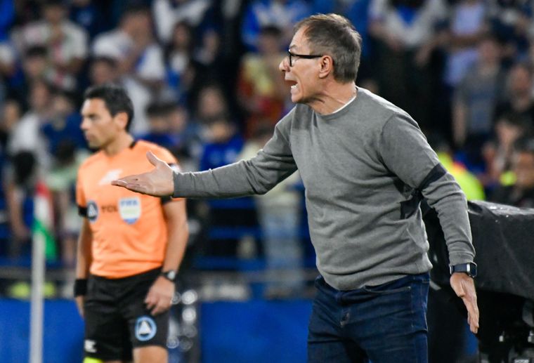 El tremendo elogio de Ariel Holan a Di María tras la victoria en Alta ...