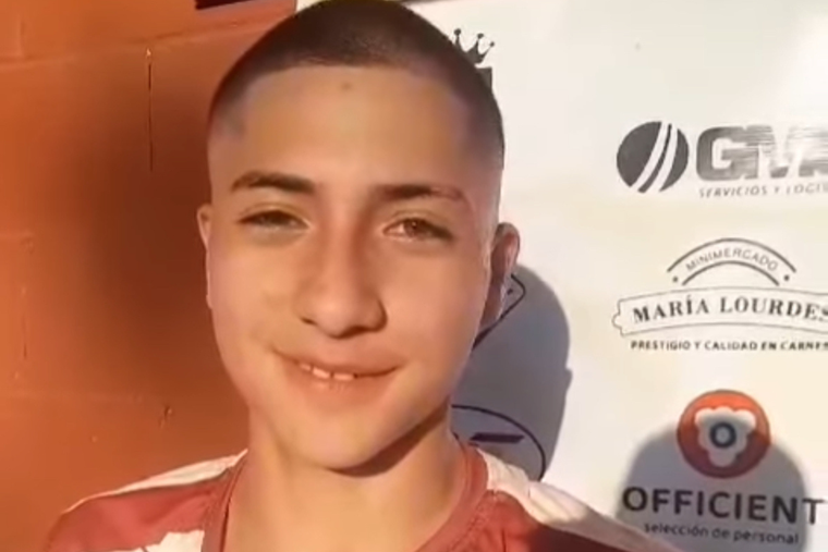 El mendocino de 14 años que sigue haciendo historia en el fútbol local