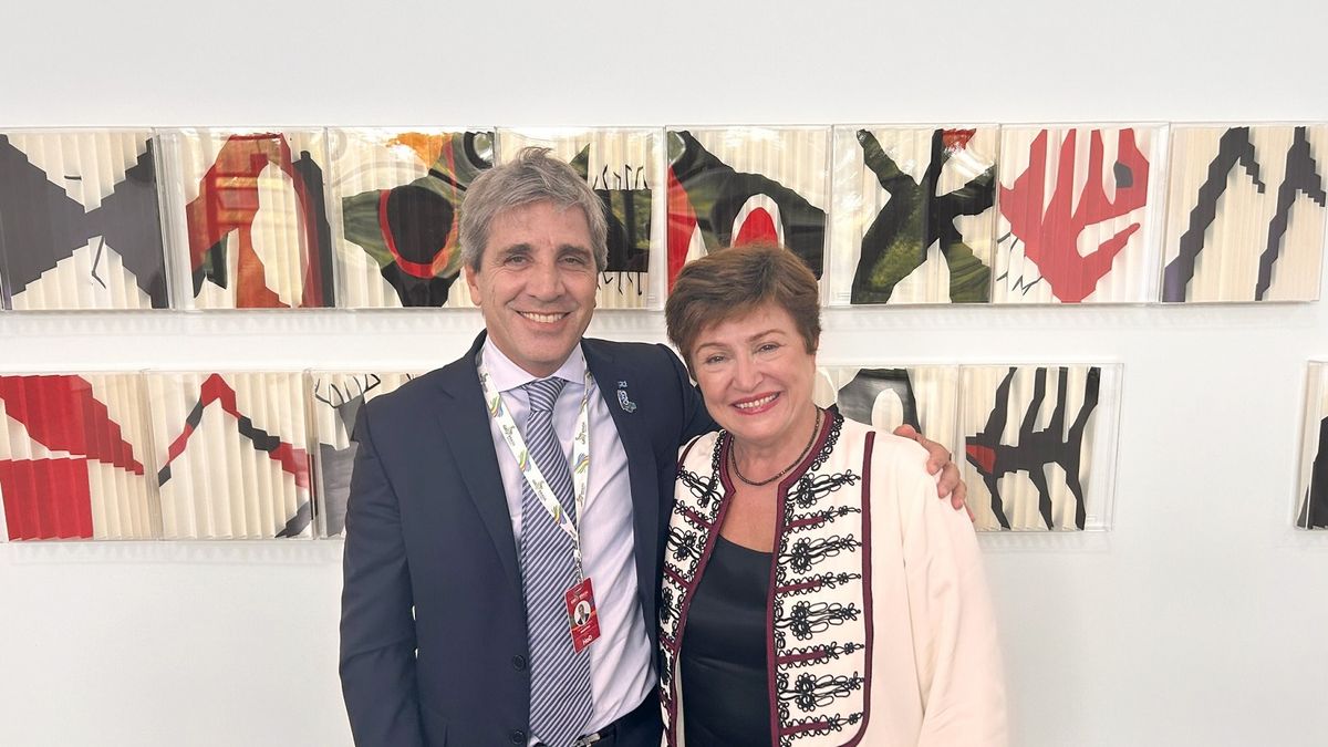 El burdo error en la foto que difundió el FMI del encuentro entre ...