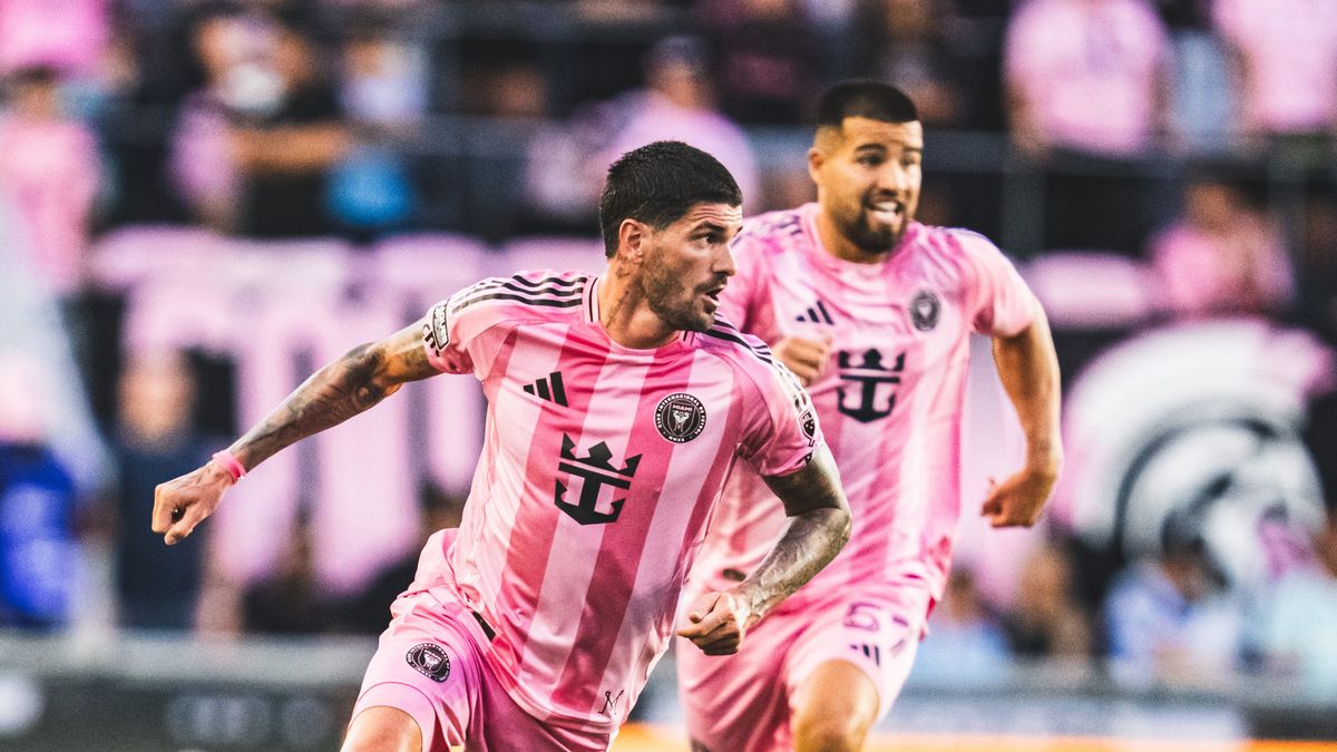 La inédita sanción de oficio a Rodrigo De Paul por simular un golpe de ...