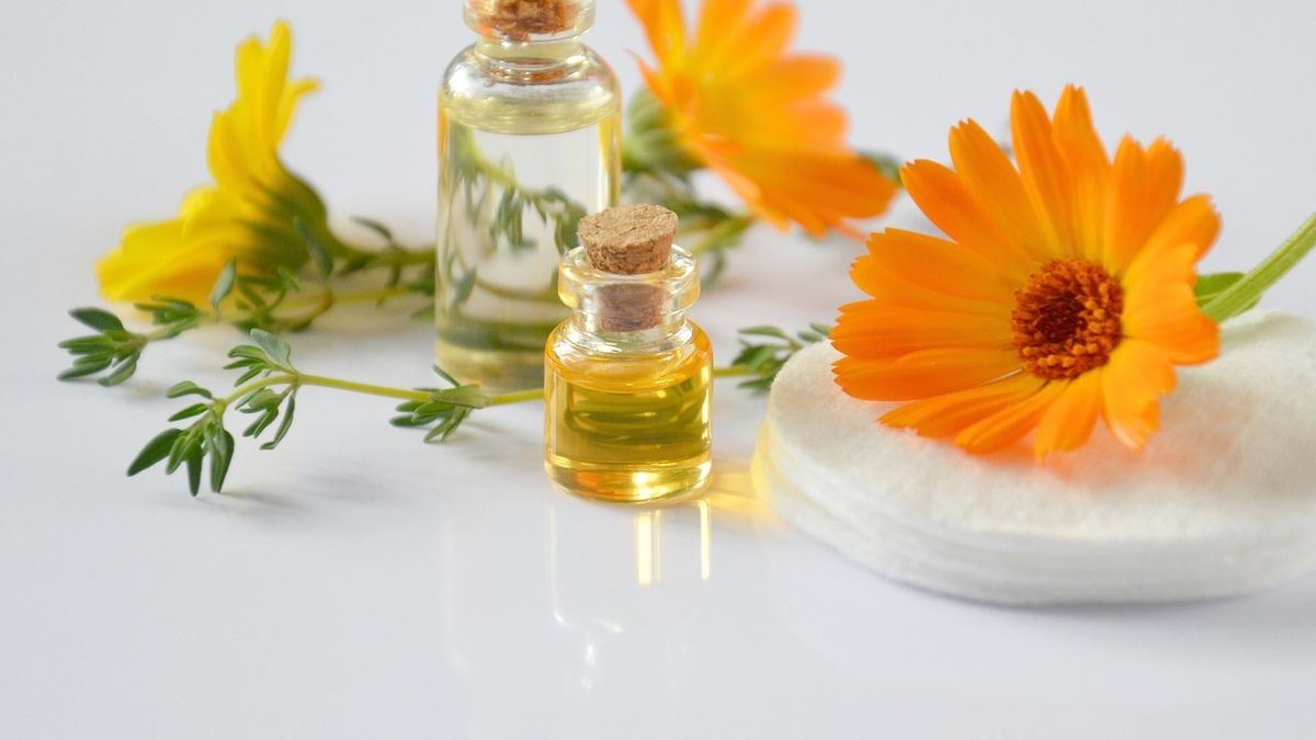 Fundamental, cómo quitar manchas de aceite de la ropa en 3 simples pasos