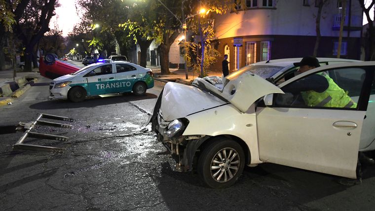 Impactante accidente de tránsito en la Quinta: un vehículo volcó y una ...