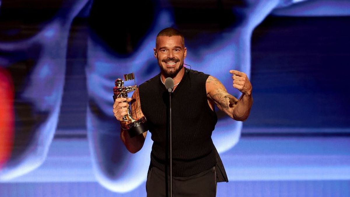 Así fueron los looks que eligió Ricky Martin para hacer historia