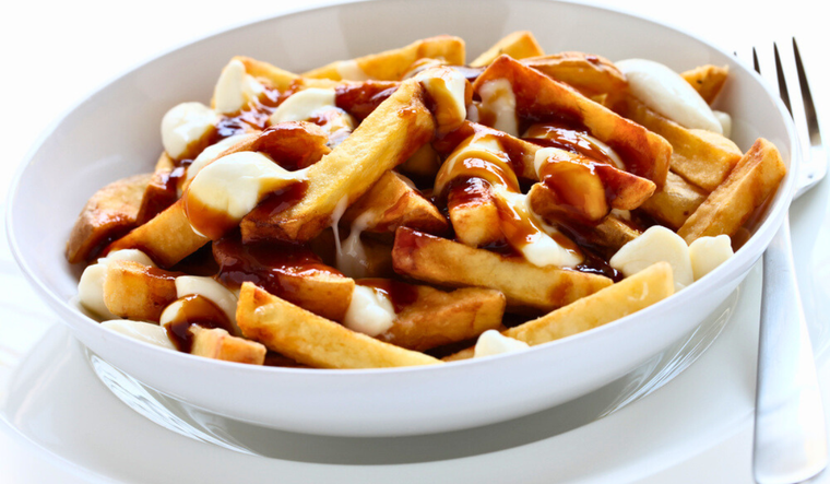 Cómo hacer poutine en casa: receta fácil y deliciosa