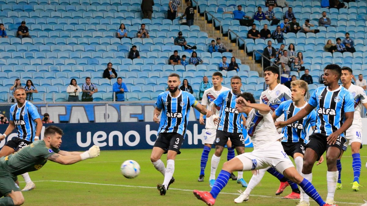 Godoy Cruz consiguió un valioso empate 1-1 ante Gremio en Porto Alegre