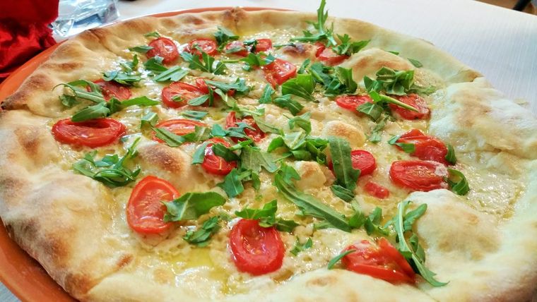 Cena express: prepara una deliciosa pizza con harina de garbanzo ¡sin ...