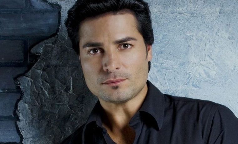 Toma aire antes de ver a Chayanne a sus 55 años