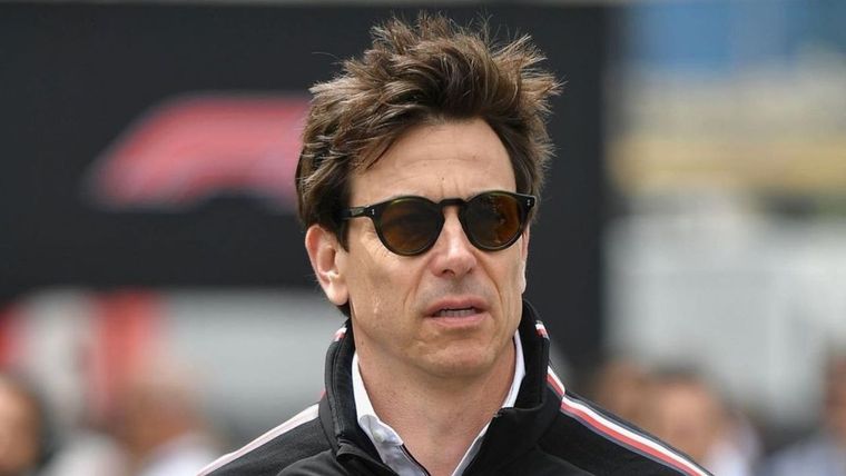 Con Verstappen fuera de alcance, Toto Wolff reveló quién será el piloto ...