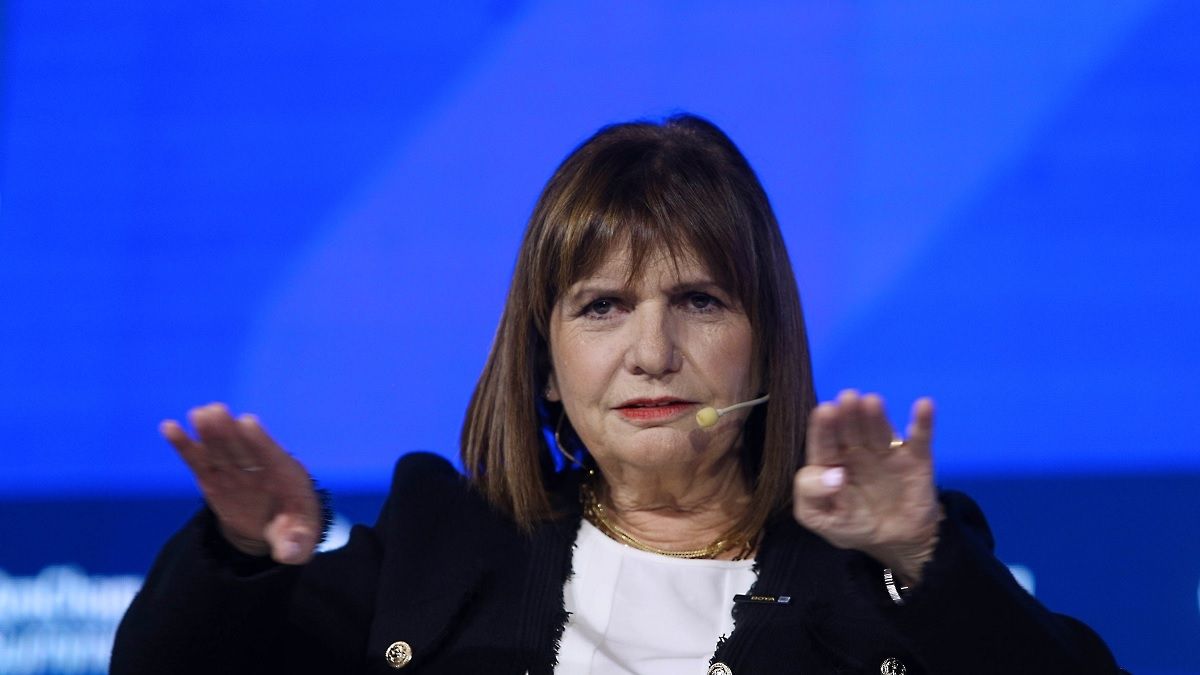 Patricia Bullrich le contestó a Elisa Carrió y la acusó de tener una ...