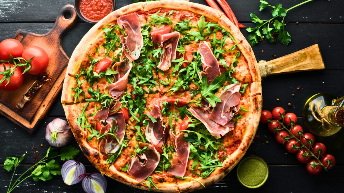 Cómo hacer pizza de rúcula y prosciutto en casa: guía paso a paso