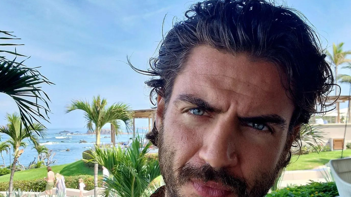 Conoce las mejores actuaciones del increíble galán de la serie Valeria ...