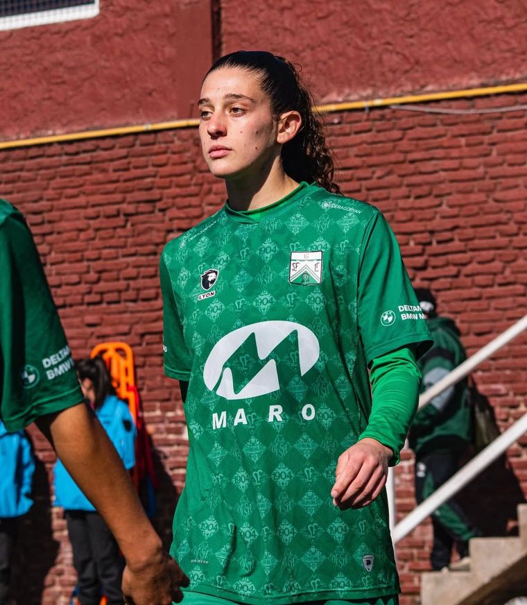 Quién es la mendocina que la rompió en Ferro, juega en la Selección y ...