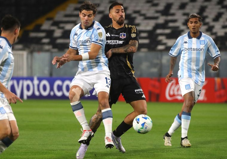 Agónico empate 1-1 de Racing ante Colo Colo en un Monumental sin público