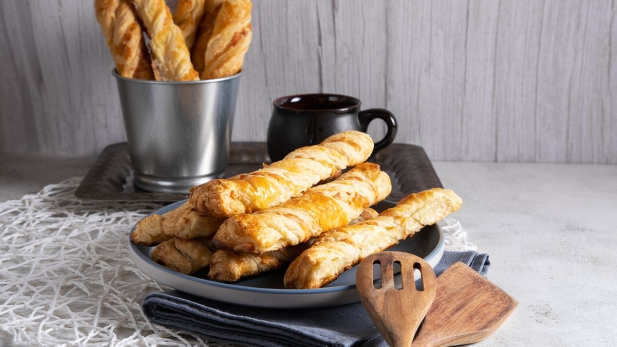 Palitos de queso irresistibles: receta clásica de panadería, para ...