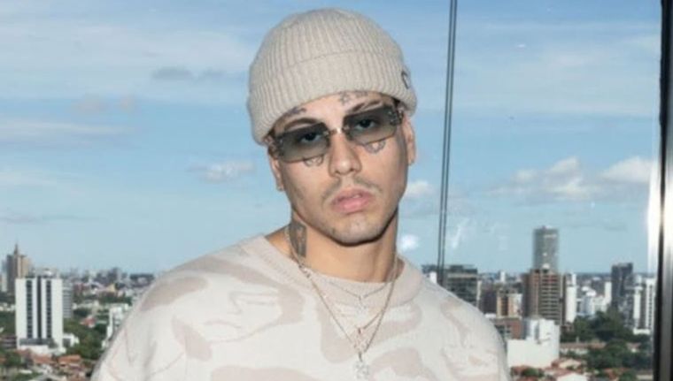 Locura por Duki en Mendoza: fans acampando, fotos y básquet