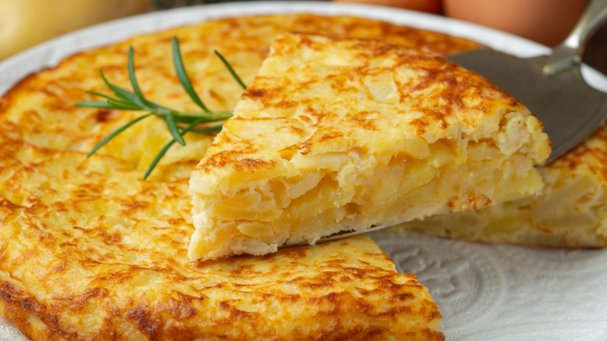 Tortilla de patatas española: Un plato tradicional para disfrutar