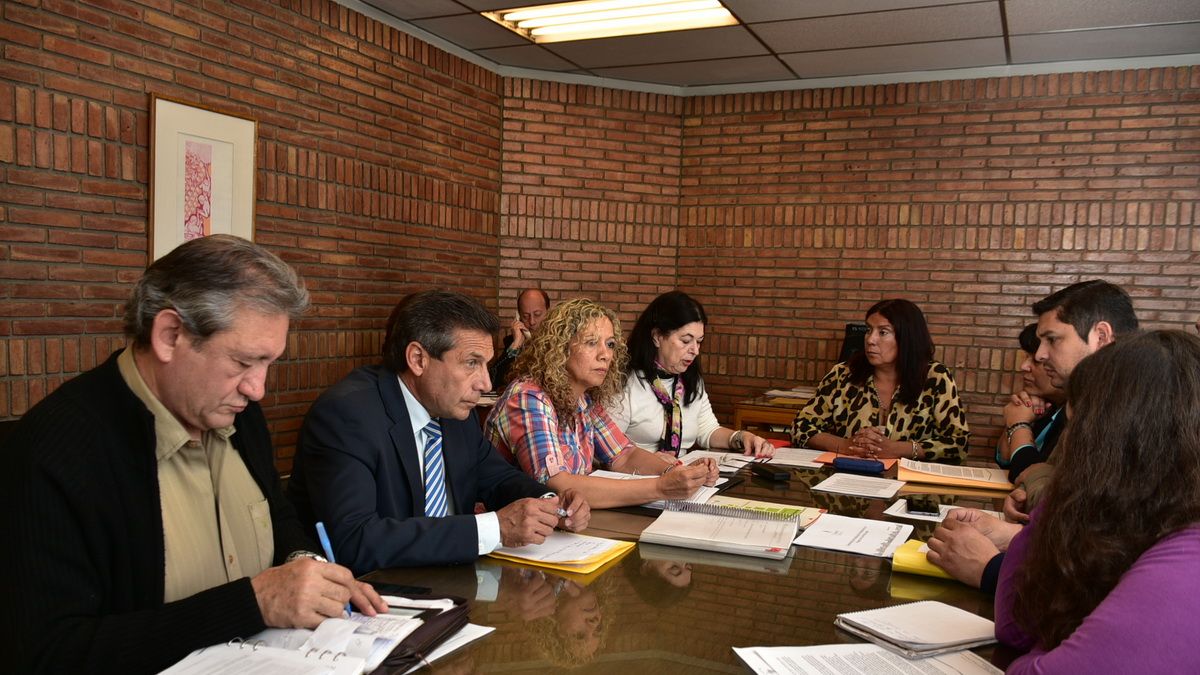 Proyectan cambios para los empleados de la Dinaf