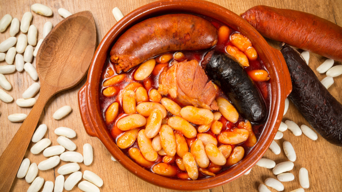 Fabada asturiana: un festín de sabores y tradición en cada plato