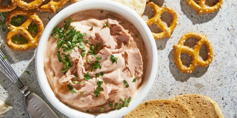 Muy rápido: prepara un delicioso dip de atún ¡en 5 minutos!