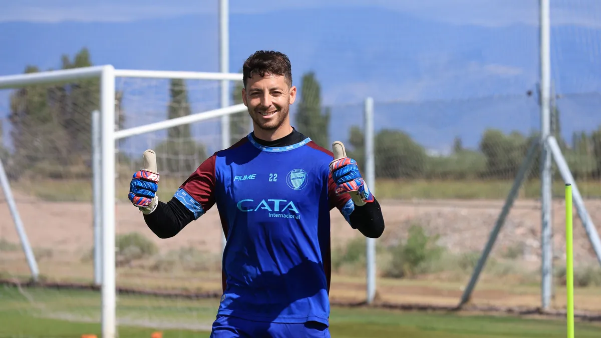 Roberto Ramírez, el capitán de Godoy Cruz que crece desde el arco y ...