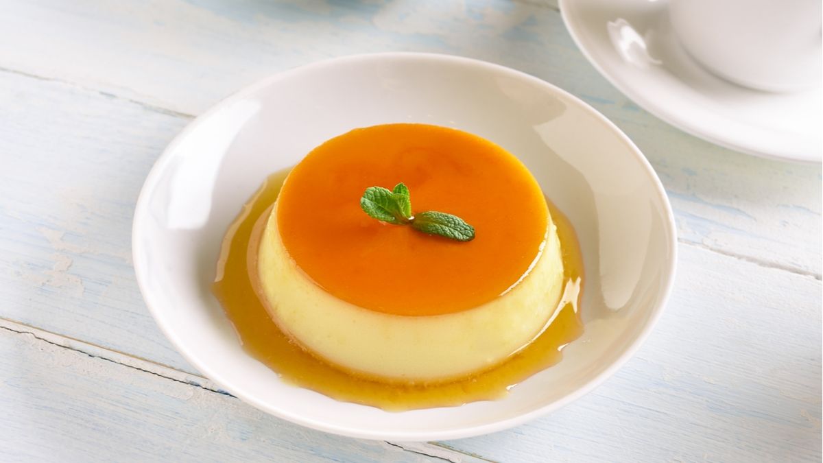 Sorprende a tu familia con esta receta de flan de naranja sin horno