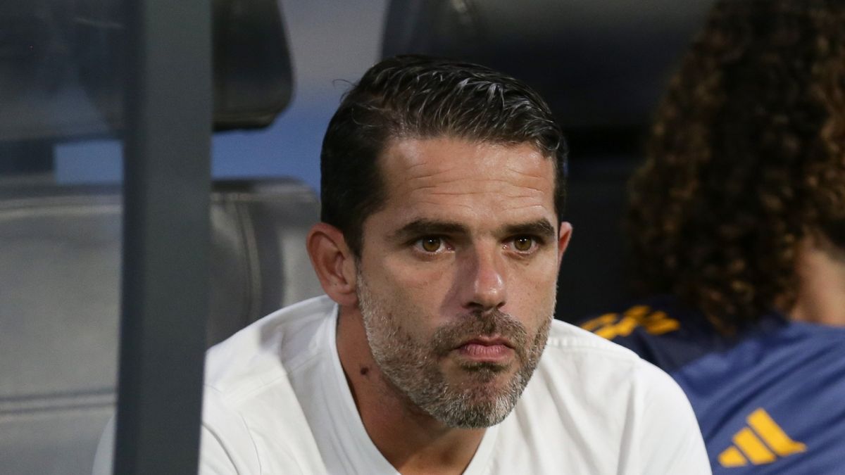 Gago reveló por qué repitió el equipo por primera vez desde que es DT ...
