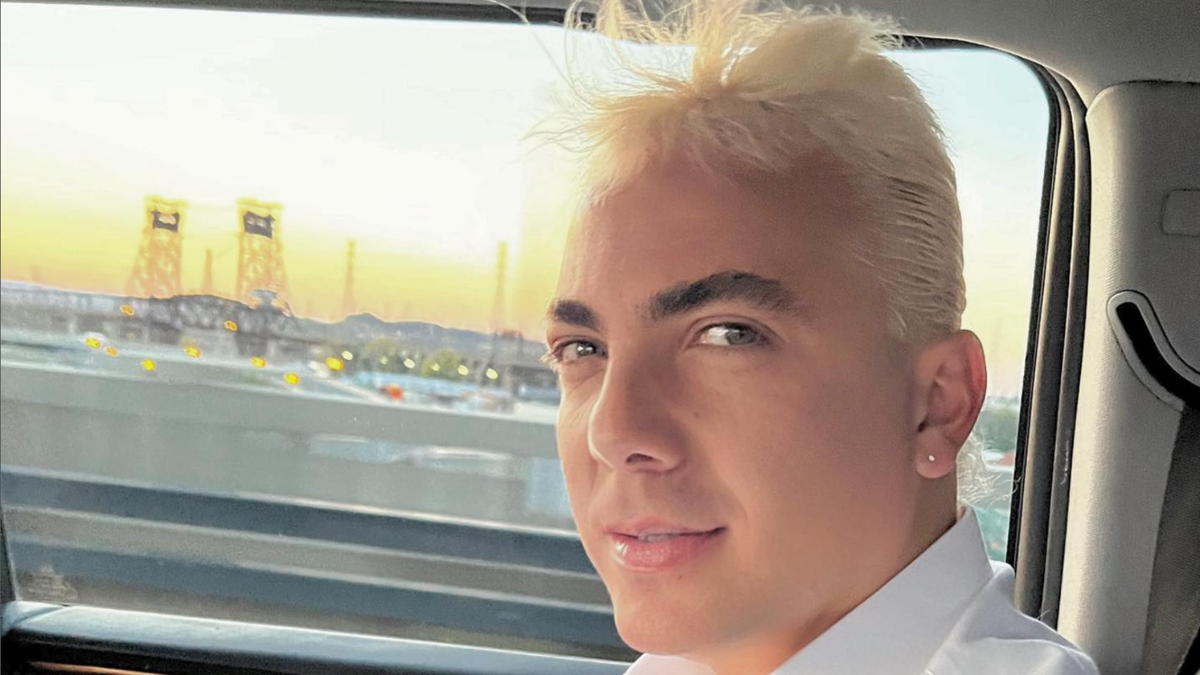 El llamativo cambio de look de Cristian Castro