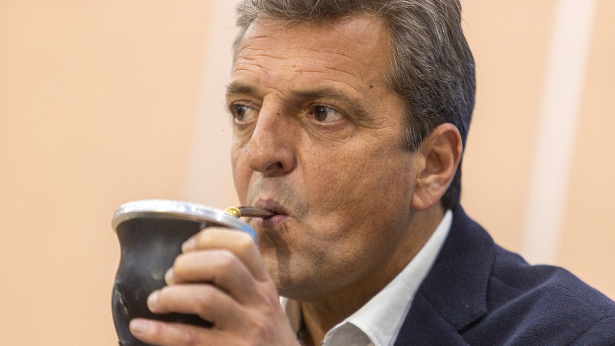 Anuncios, promesas y mate: así fue la frenética visita de Sergio Massa ...