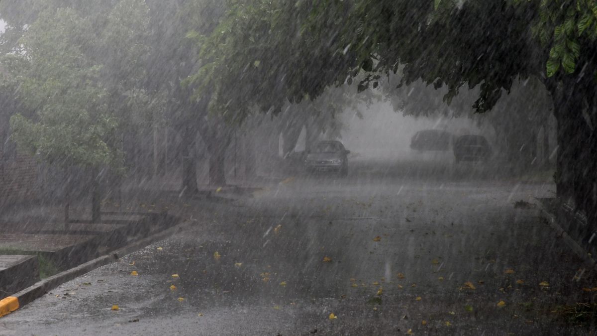 Defensa Civil renovó la alerta por tormentas con granizo