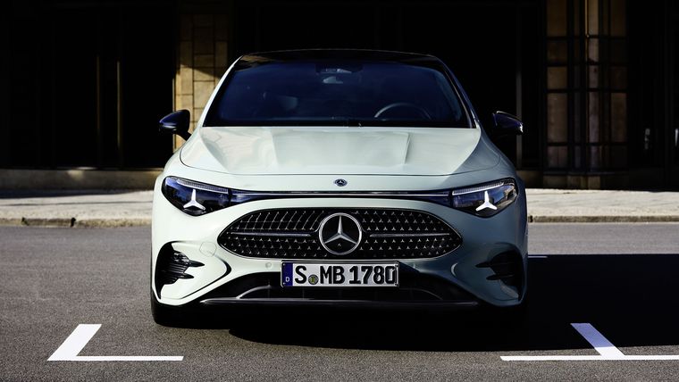 Mercedes-Benz anuncia la llegada del CLA híbrido: los detalles del sedán