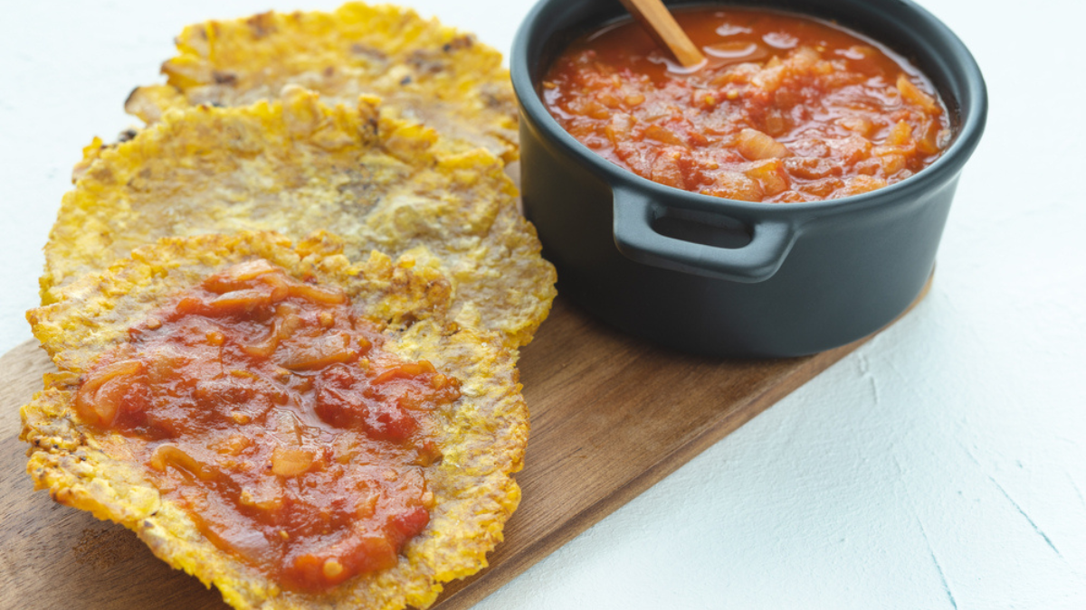 Receta fácil de patacones con hogao: paso a paso