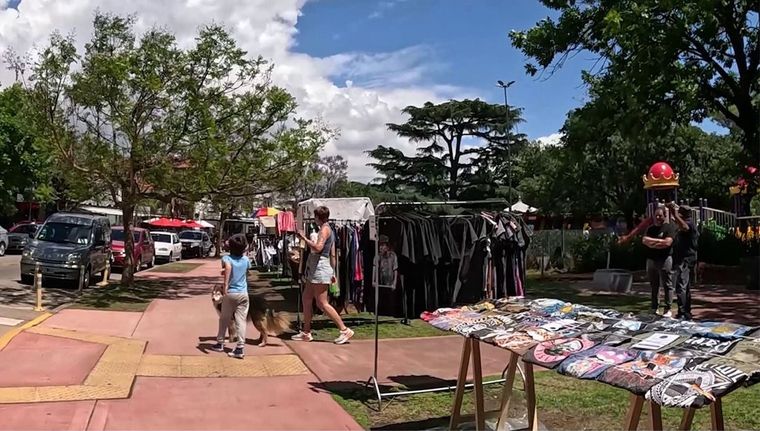 La Ciudad desalojó a 150 manteros que ocupaban el Parque Mugica en Saavedra