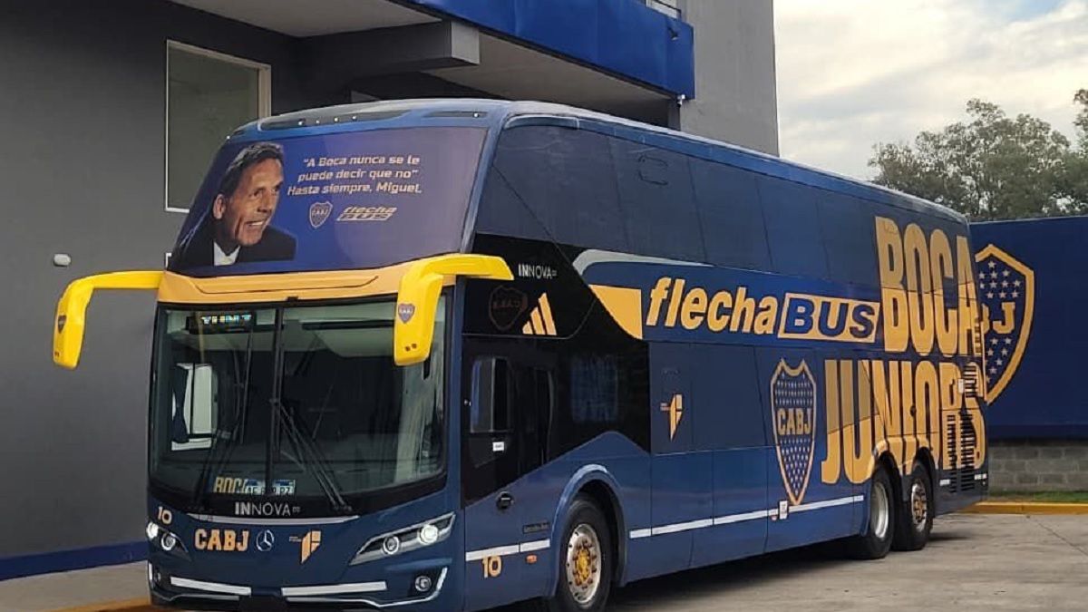 En homenaje a Miguel Ángel Russo: así quedó ploteado el micro de Boca
