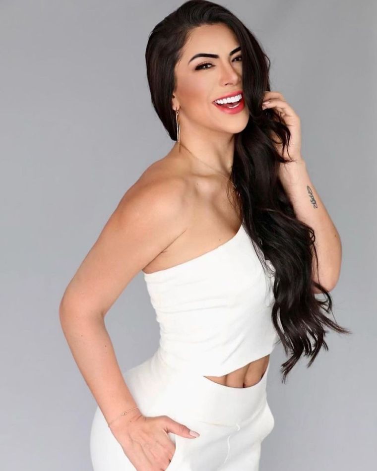 Paola Villalobos sacude las redes en microbikini y muestra su hermosa ...