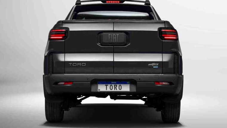 La Fiat Toro presenta la línea 2027 como la primera pick-up híbrida ...
