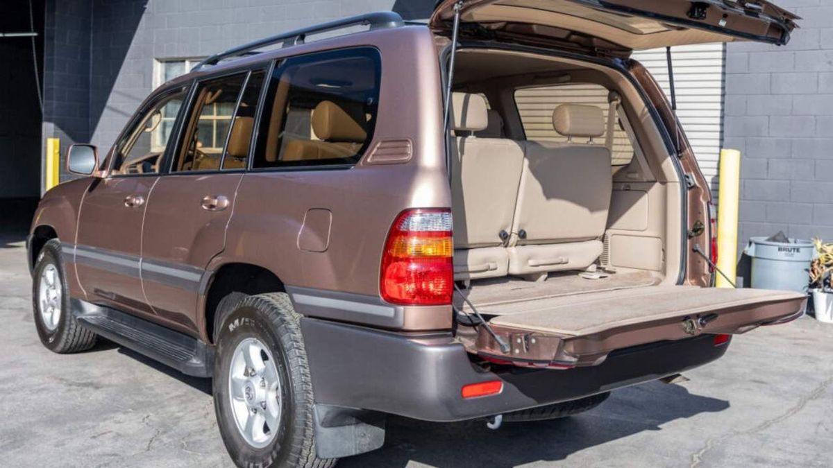 Mirá esta Toyota Land Cruiser de 1998 con 7.100 millas