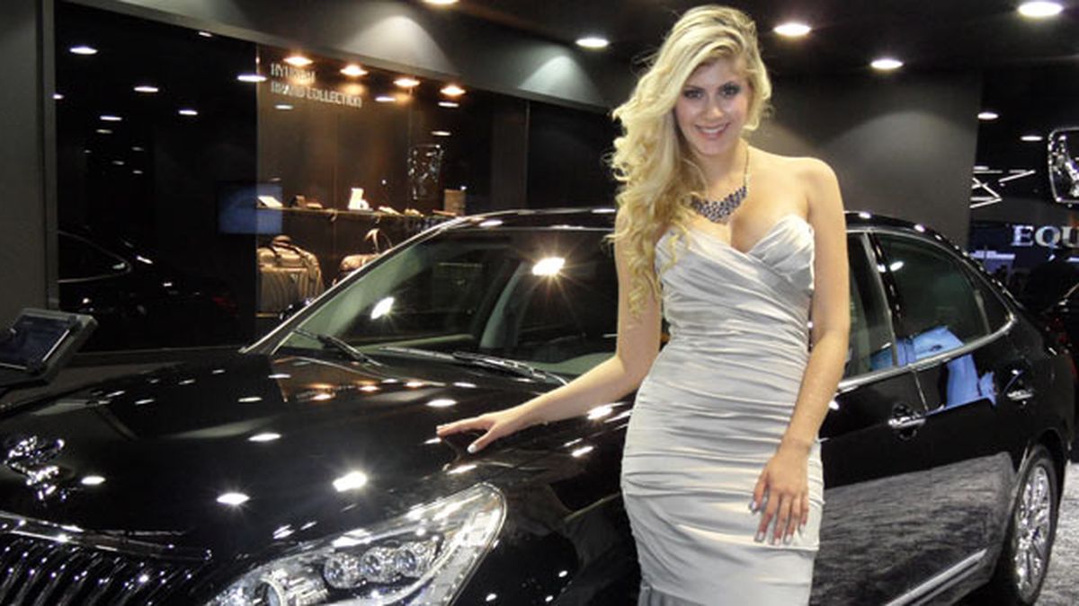 Salón del Auto de Brasil: grandes modelos, promotoras top y famosos