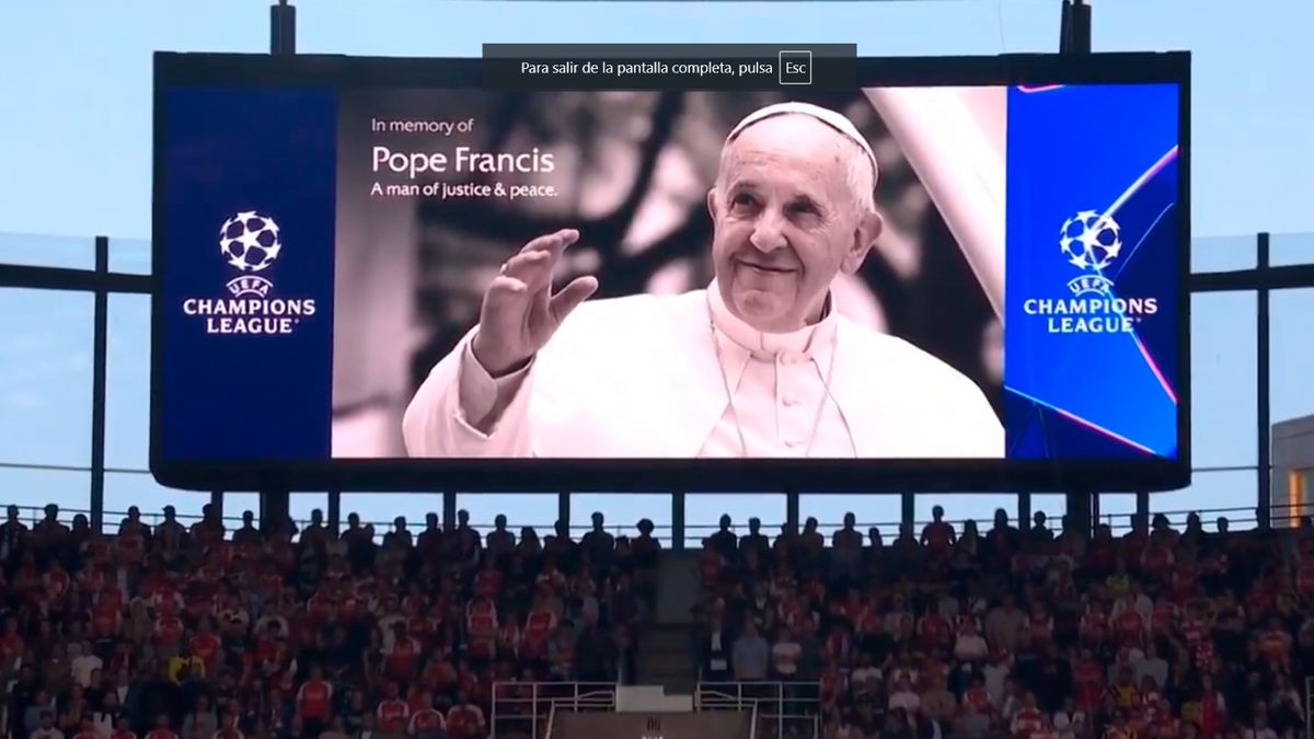 El emotivo homenaje de la Champions League al papa Francisco en Arsenal-PSG