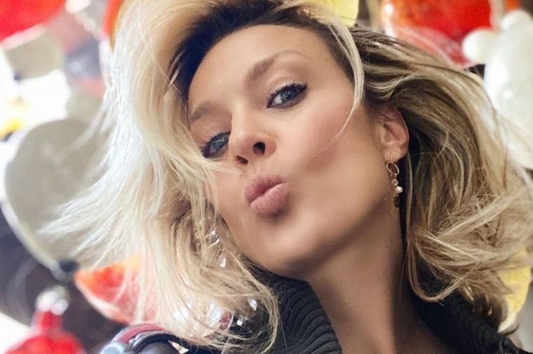 Muy caliente: Fey despliega toda su belleza estrenando ropa interior