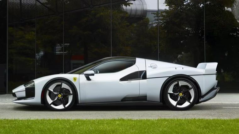 Ferrari presenta el exclusivo SC40, inspirado en el espíritu del F40