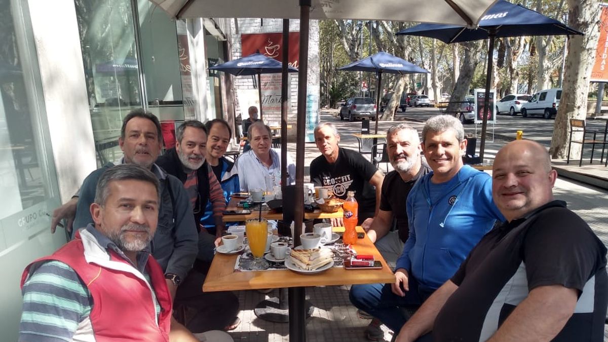 Historias de amistad: amigos de la Enet se reencontraron 40 años ...