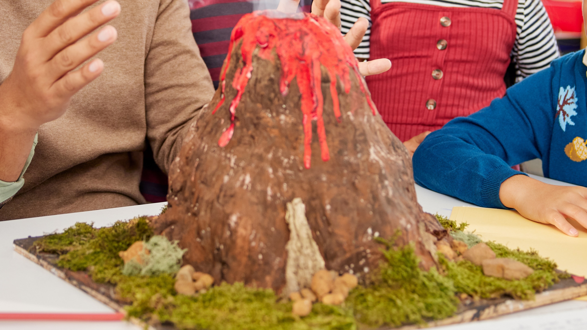 Cómo hacer correctamente el experimento del volcán con alcohol etílico ...