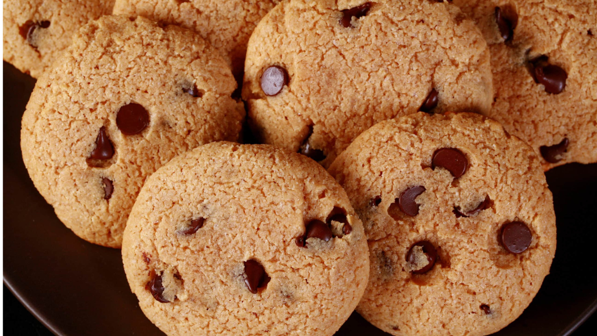 ¡Bombazo keto! receta de galletitas con chips de chocolate que no fallan