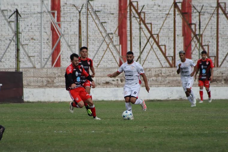 San Martín y Huracán Las Heras se enfrentan en un partido de alto voltaje