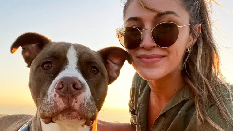 Viral: le puso zapatos a su perro y las redes no la perdonaron ¿qué ...