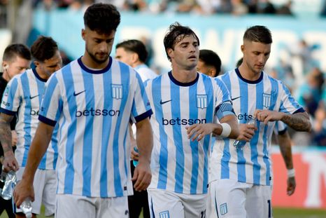 Tensión entre las barras de Boca y Racing: el cruce en el aeropuerto y ...