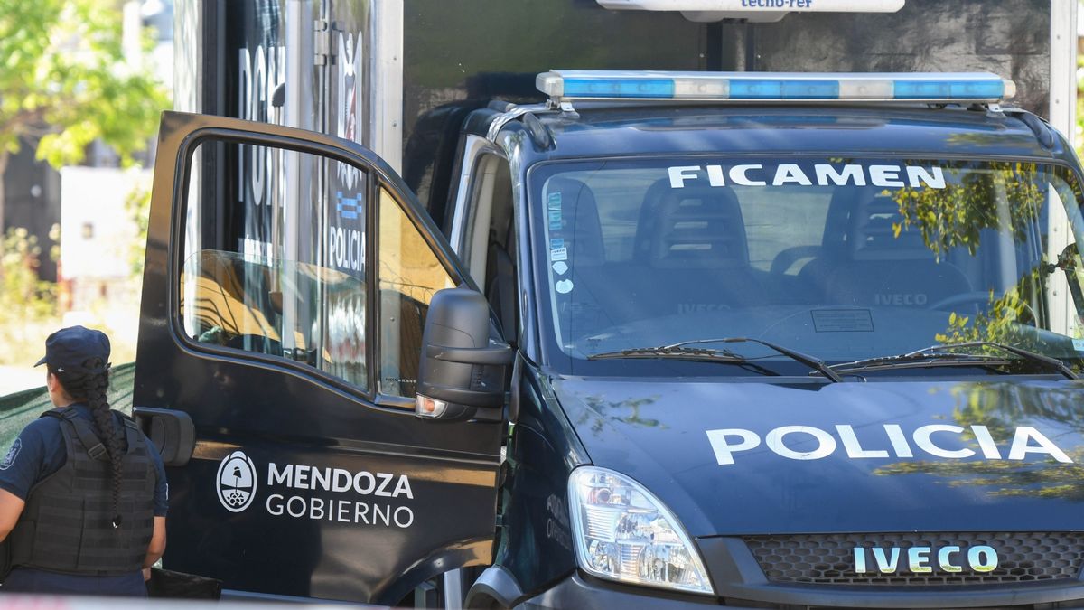 Lo vio un vecino: el alarmante cartel que pegó en la ventana de su casa ...