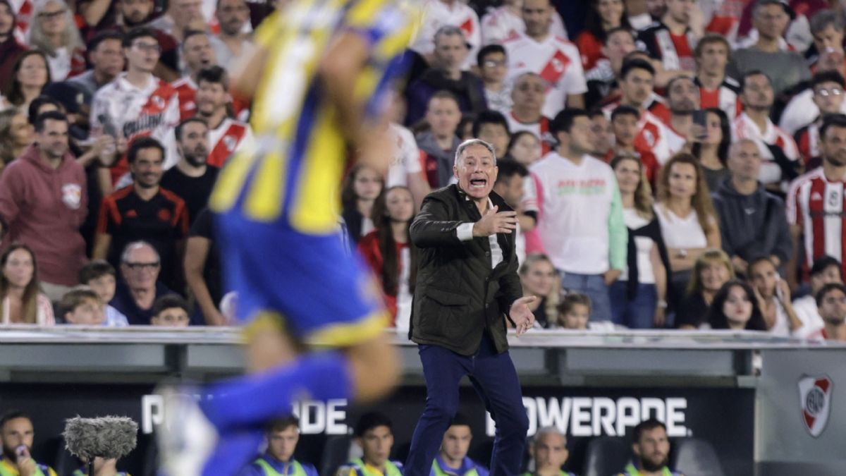 El elogio de Ariel Holan, DT de Central, a una figura de River tras el ...